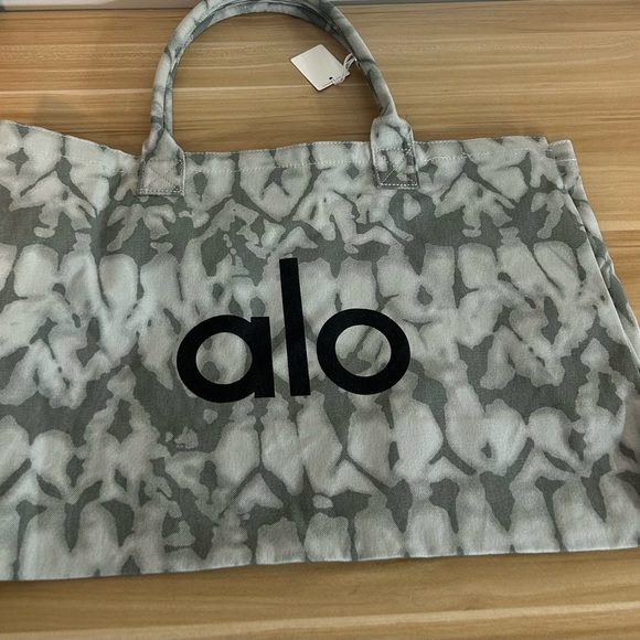 ALO Yoga | Bags | Alo Yoga Monochrome Patterned Tote Bag | Poshmark